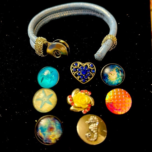Snap | Jewelry | Snap Bracelet With 8 Different Snaps To Change The ...